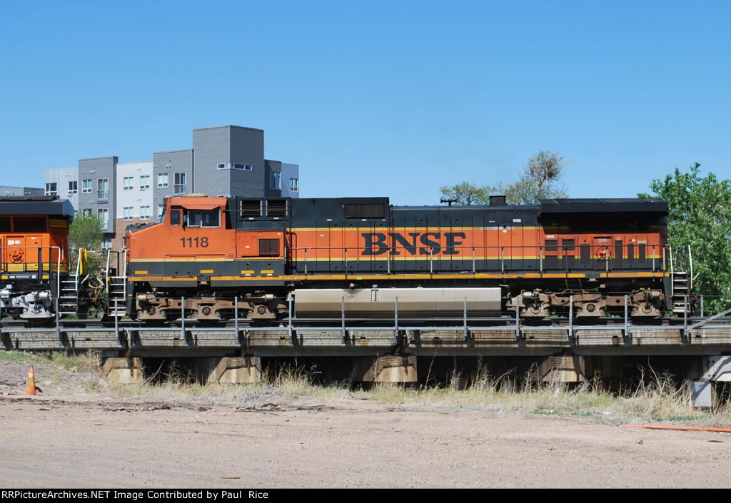BNSF 1118